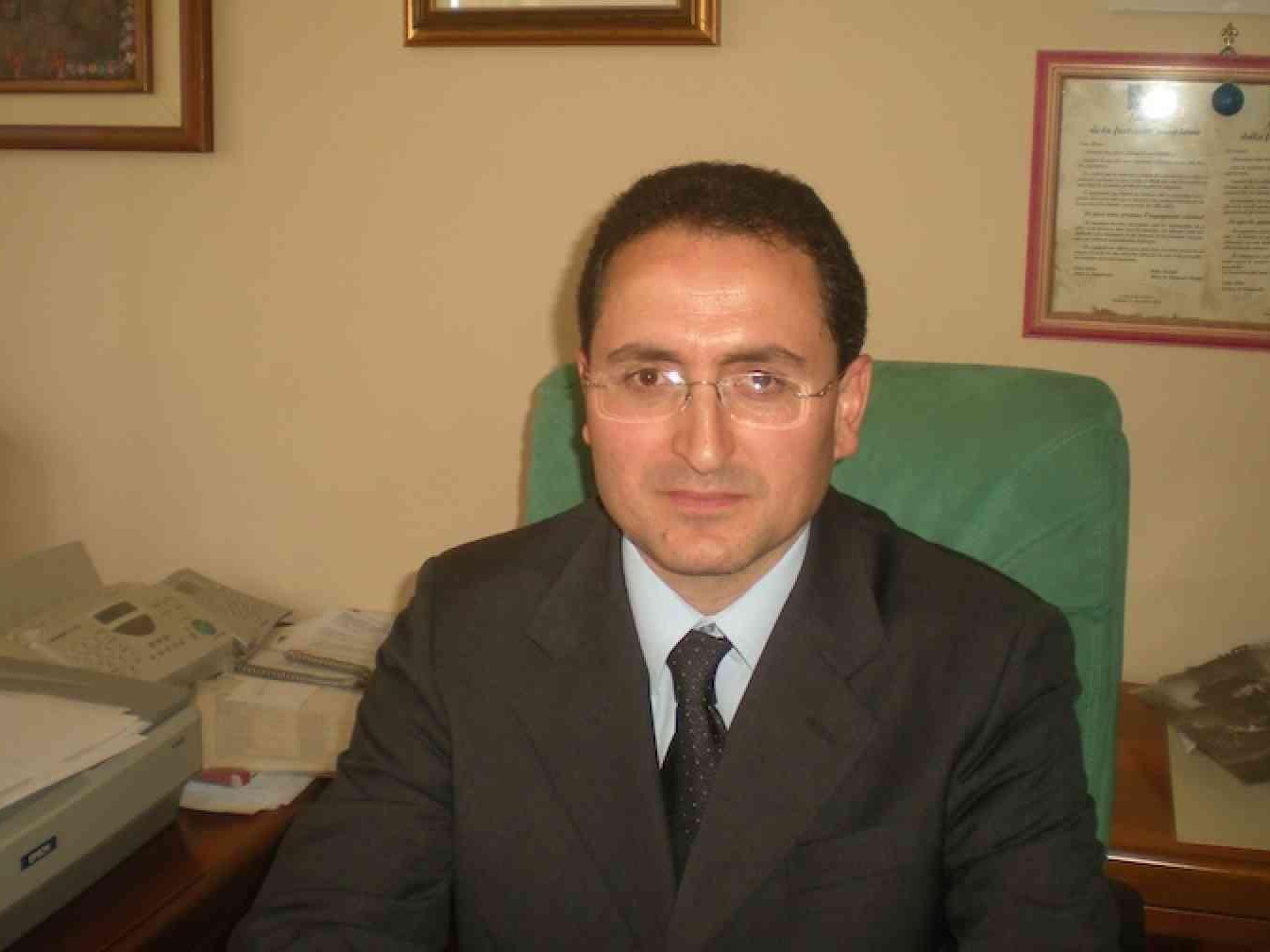 Lillo Calamia riceve l'incarico di sovraordinato presso il comune di ... Lillo Calamia riceve l'incarico di sovraordinato presso il comune di ...